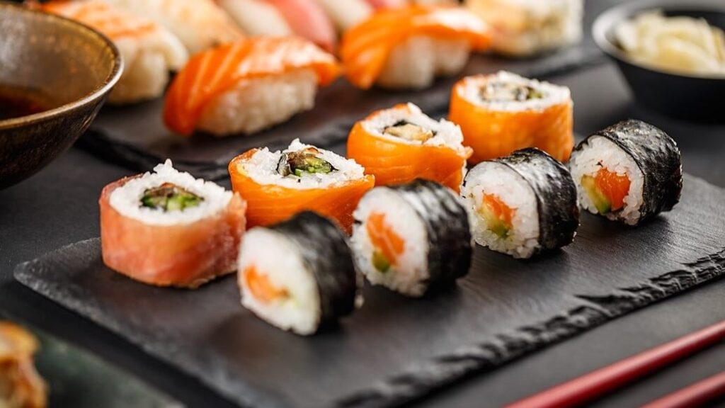 All About Nori Sushi & 4 Reasons Why This Seaweed is A Favorite Ingredient - TheWellthieone